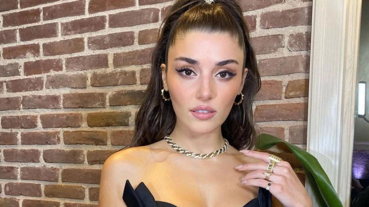 1 haftada 5 kilo verdiren Hande Erçel diyeti! Tatlı krizi geldiğinde ...
