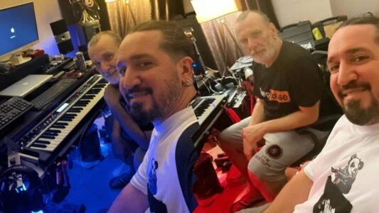 Acı haberi Doğukan Manço duyurdu: Son fotoğrafımızmış » Mavi Kadın