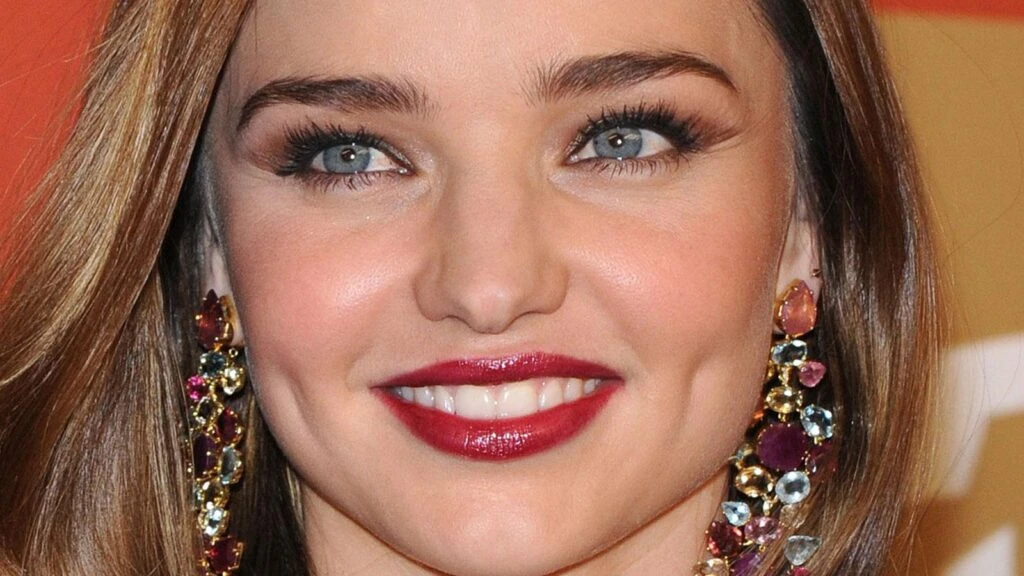 En güzel gamzeli ünlü kadınlar, Türk dizi oyuncuları » Mavi Kadın