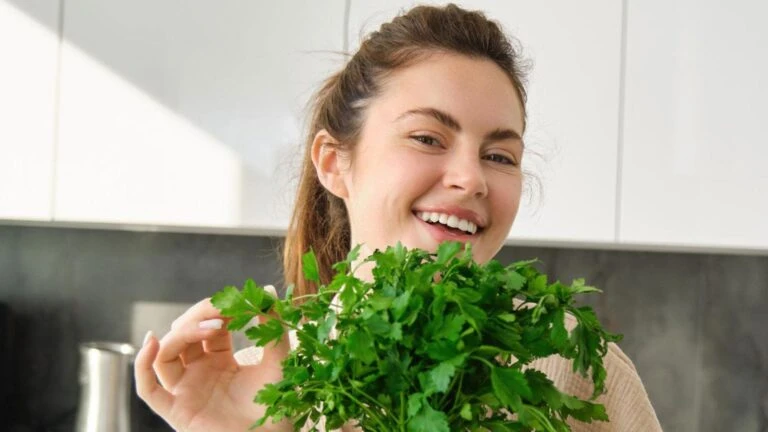 Hamilelikte maydanoz yenir mi, düşüğe neden olur mu? Gebelikte maydanozun fayda ve zararları ...