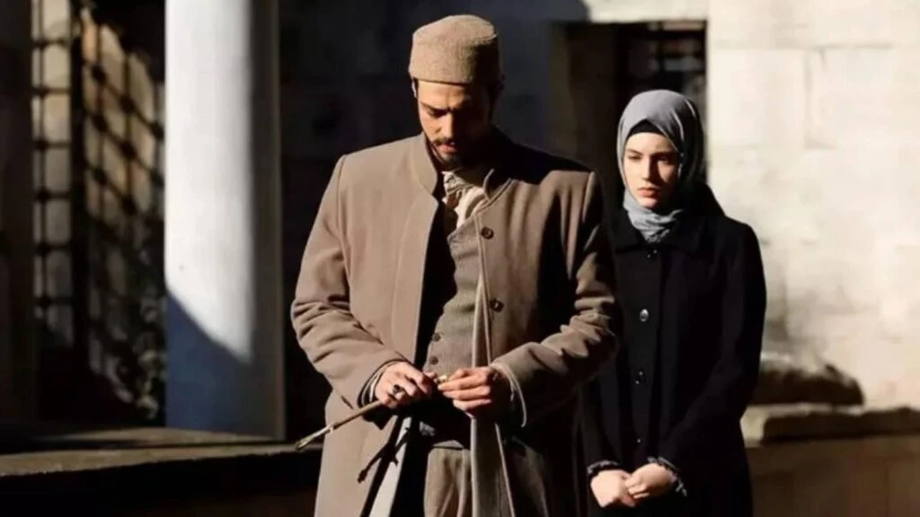 Kızıl Goncalar'da sürpriz isim! Setten ilk fotoğraf geldi » Mavi Kadın