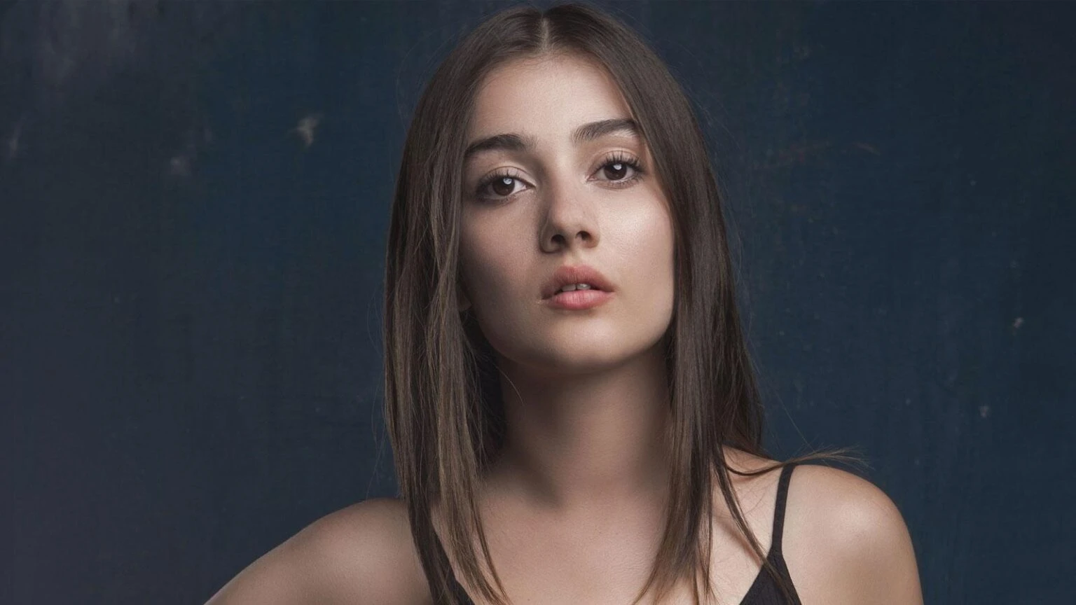 Sevda Erginci kimdir, boyu, kilosu nedir? Sevda Erginci dizi ve filmleri... » Mavi Kadın