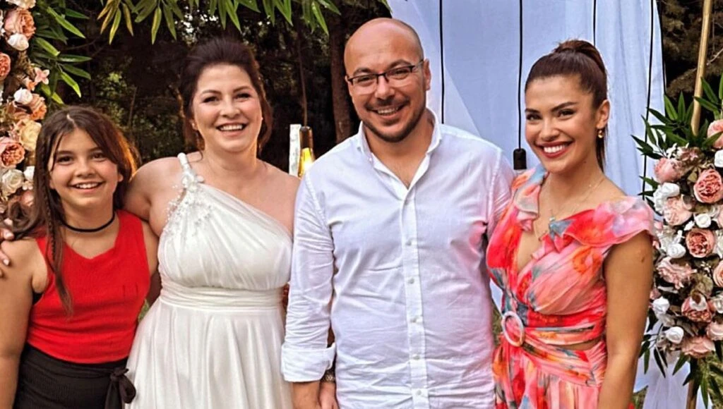 Yasak Elma'nın Kumru'su Biran Damla Yılmaz annesini evlendirdi » Mavi Kadın