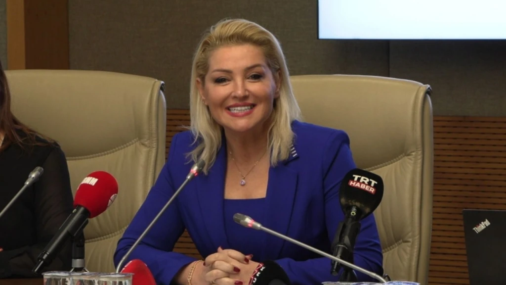 Zahide Yetiş kimdir? Kiminle evli ve kaç yaşında? » Mavi Kadın