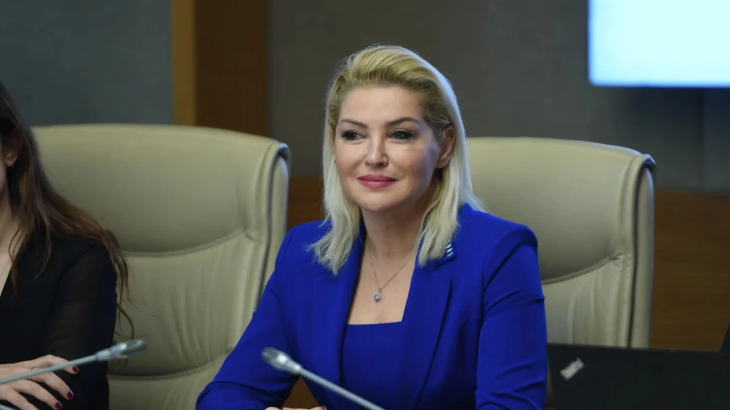 Zahide Yetiş kimdir? Kiminle evli ve kaç yaşında? » Mavi Kadın