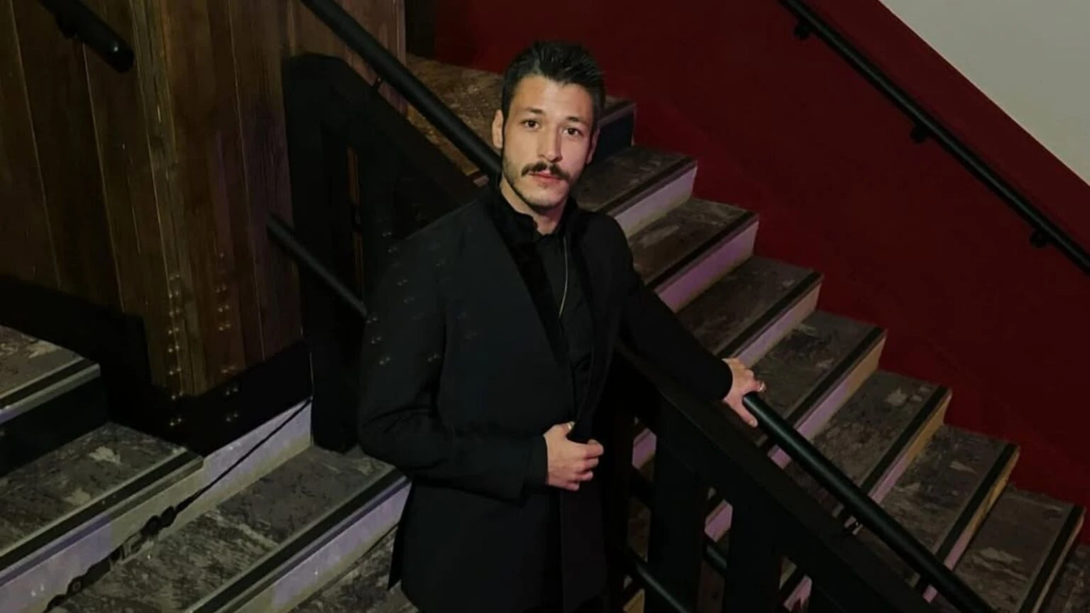 Ünlü oyuncu Kubilay Aka kimdir? Kubilay Aka kaç yaşında, kiminle ...