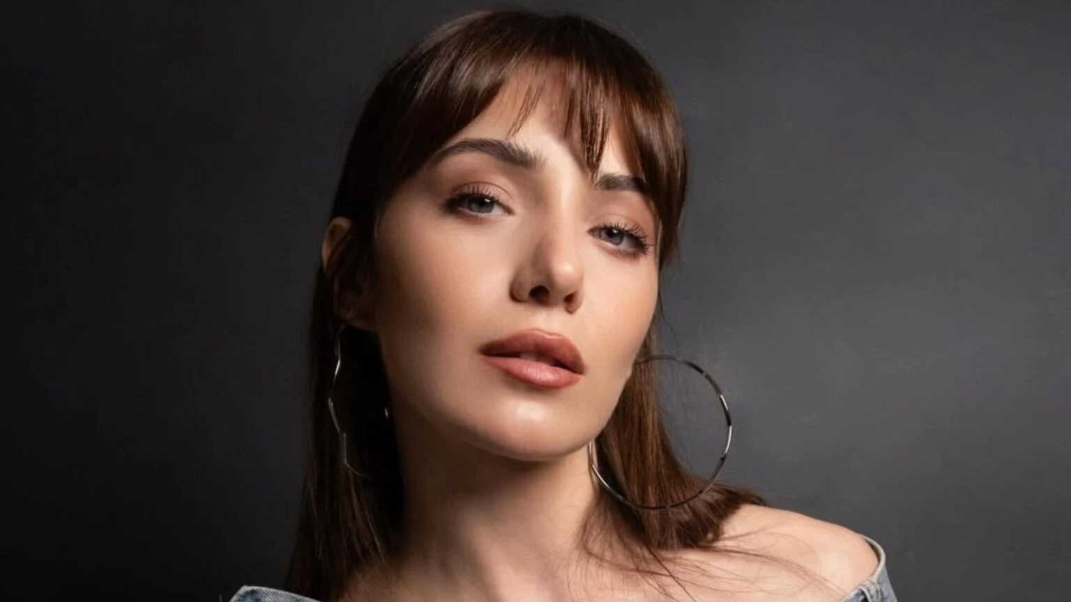 Burcu Kirman kimdir? Oyuncun sevgilisi ve kariyeri araştırılıyor » Mavi ...