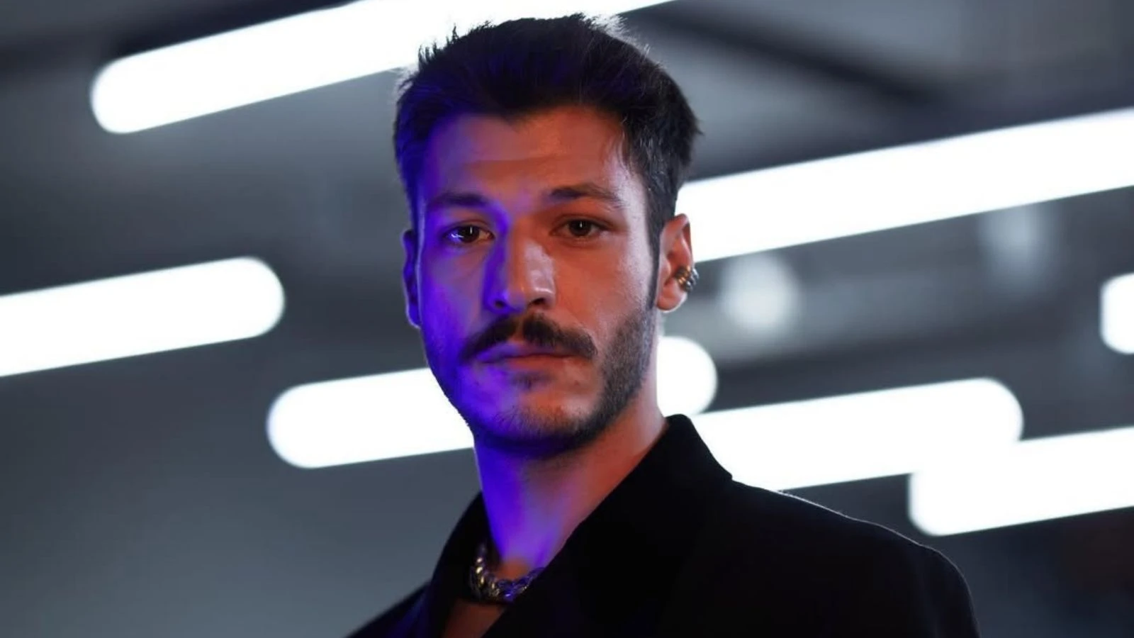 Ünlü oyuncu Kubilay Aka kimdir? Kubilay Aka kaç yaşında, kiminle ...