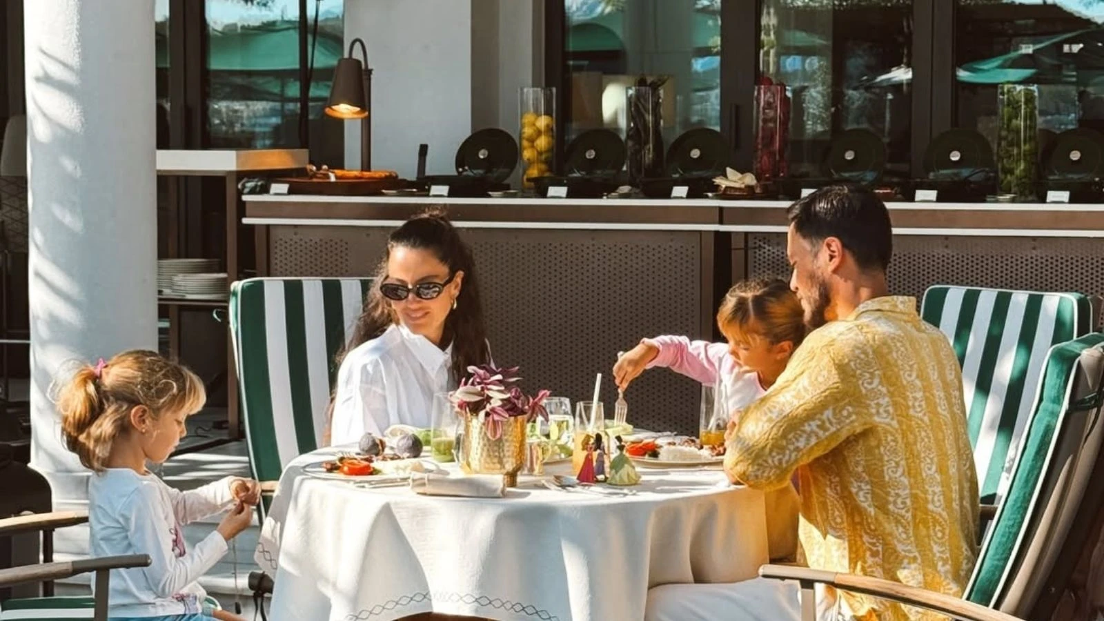 Anıl Altan Pelin Akil’siz kar keyfi yaptı, Pelin Akil imaj değiştirdi ...