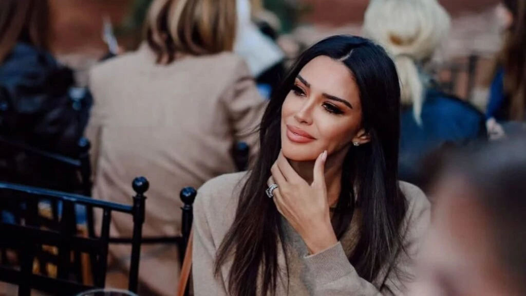 Aslıhan Doğan kimin kızı? Aslıhan Doğan kaç yaşında, mesleği ne? » Mavi ...