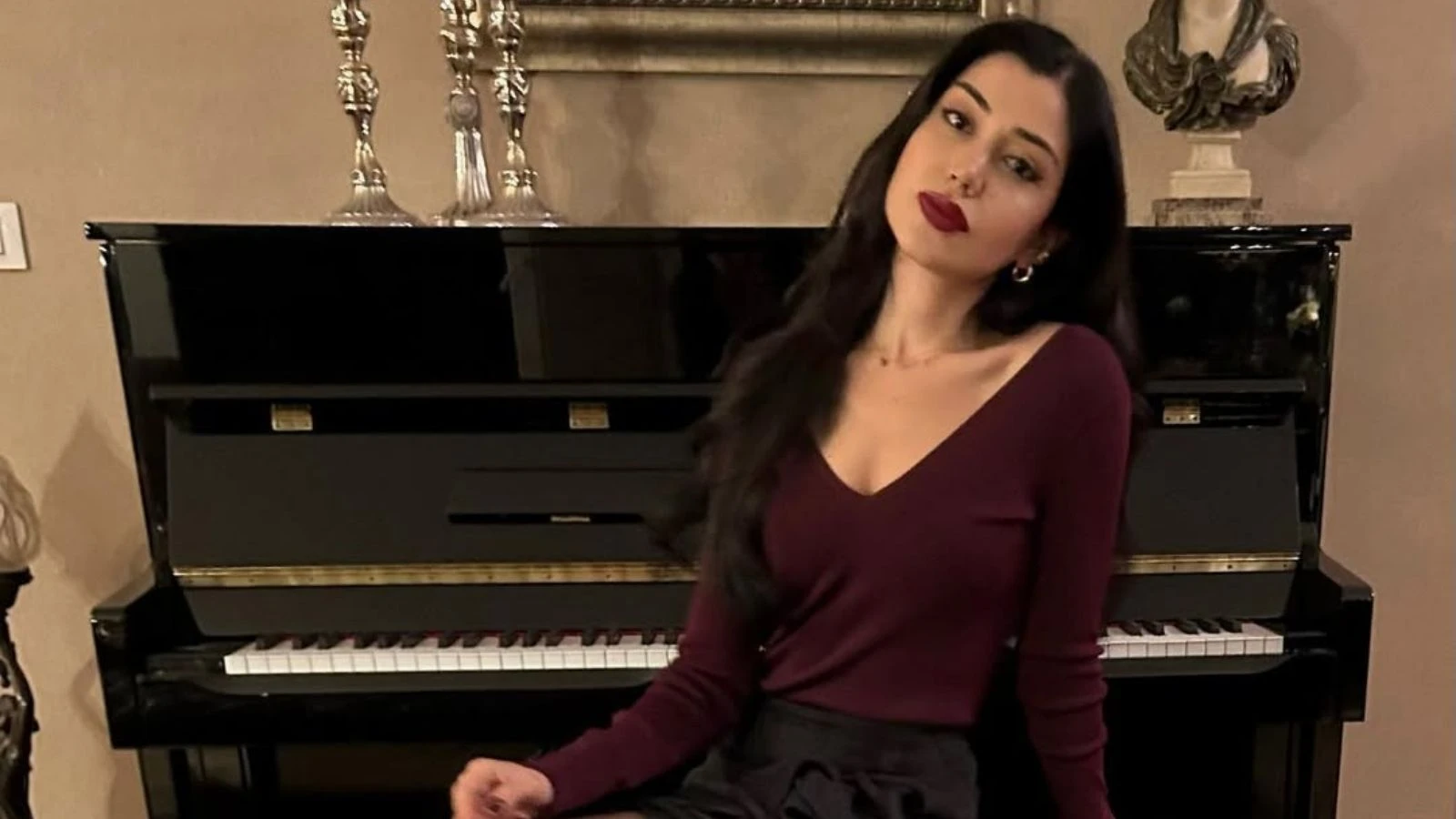 Ayşe Kırca kimdir, kimin kızı? Levent kırca ile akrabalığı nedir ...