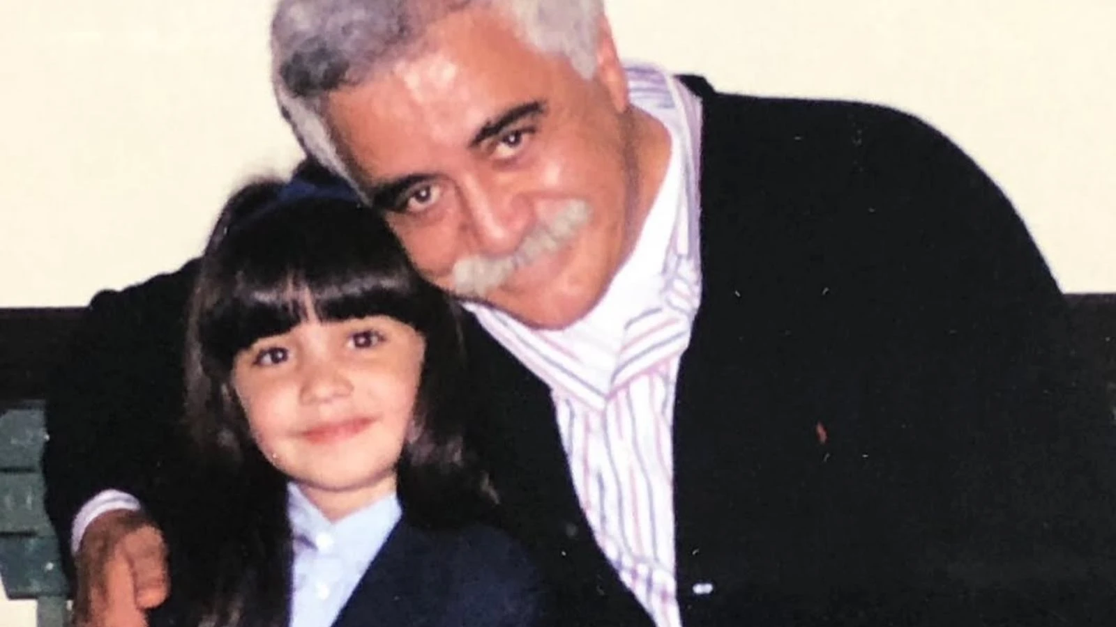 Ayşe Kırca kimdir, kimin kızı? Levent kırca ile akrabalığı nedir? » Mavi Kadın