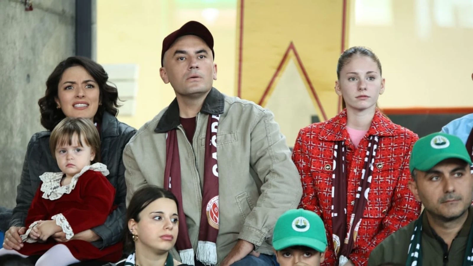 Başka Bir Sen filmi nereden izlenir? Giray Altınok’un rolü nedir? » Mavi Kadın