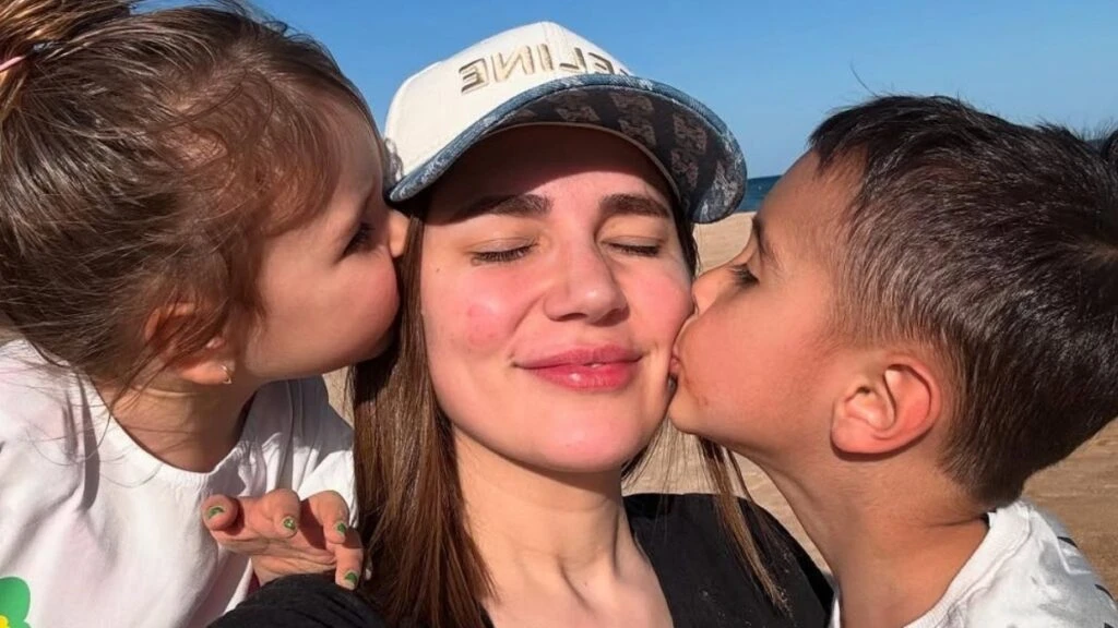 Buse Varol Alişan'ın çocukluk fotoğrafını paylaştı! "Sanki Burak yaaa ...