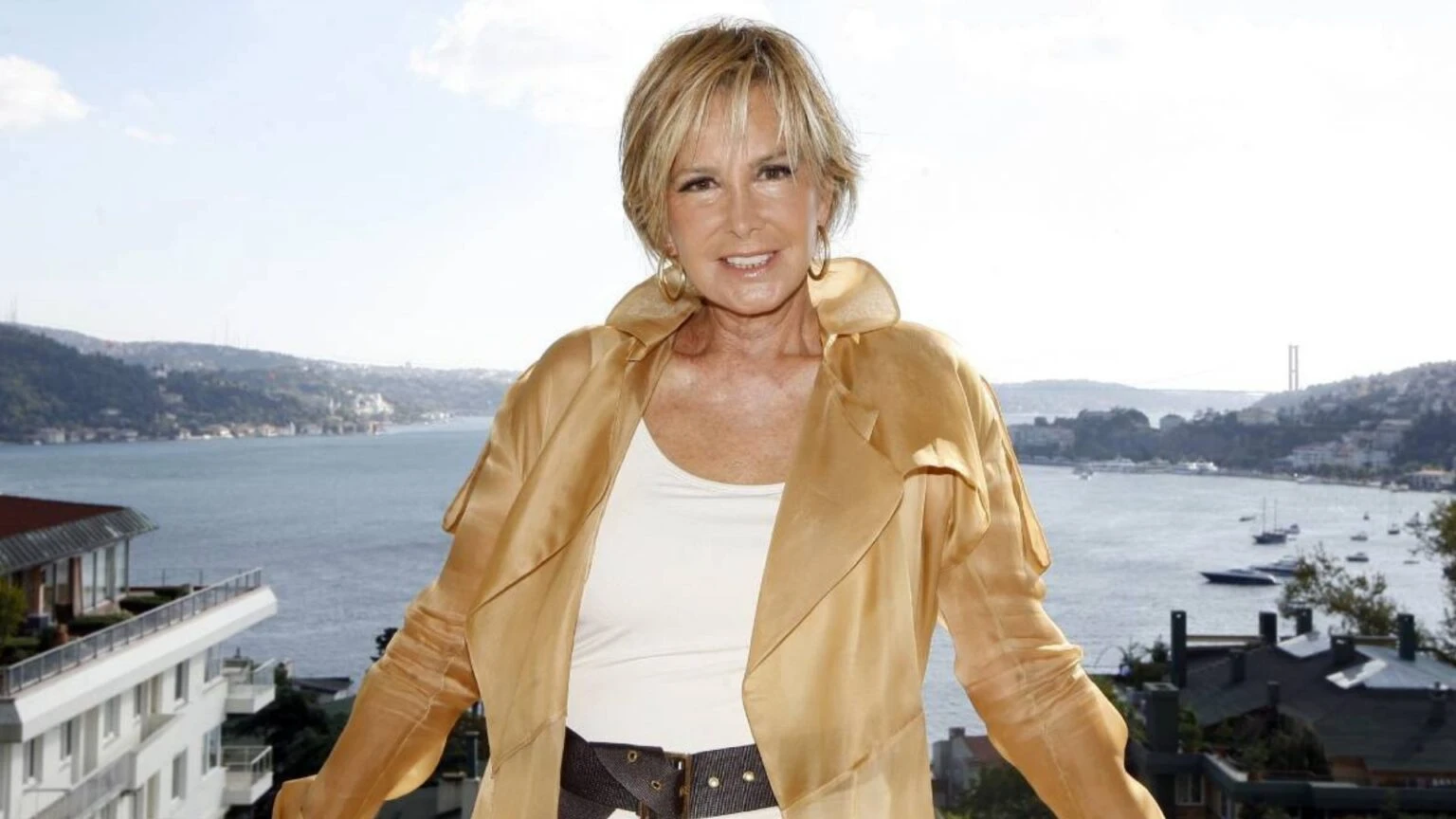 Filiz Akın‘ın eşi kim? Kaç çocuğu olduğu merak konusu oldu » Mavi Kadın