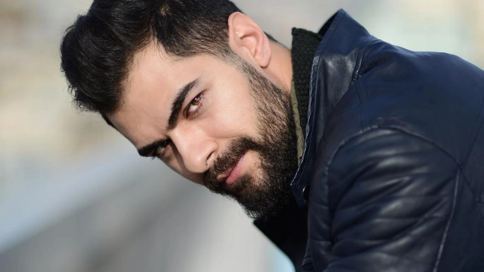 Rüzgarlı Tepe dizisinin Halil’i Gökberk Yıldırım kimdir? Gökberk ...