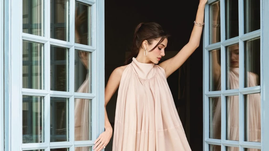 Hande Erçel yeni marka anlaşması için kamera karşısında! Sosyal medyada ...