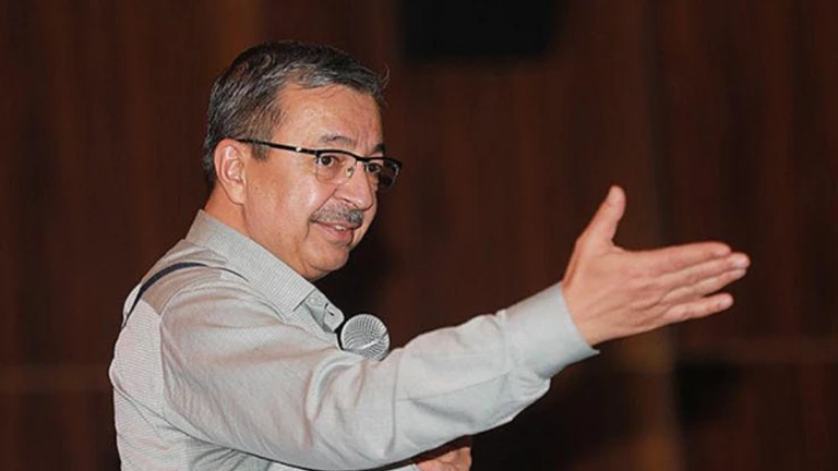 Hayati İnanç kimdir mesleği ne? Hayati İnanç kökeni nereli? » Mavi Kadın