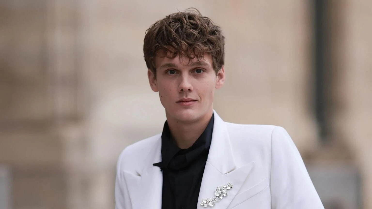 Wednesday dizisinin Tyler Galpin’i Hunter Doohan kimdir? Oyuncunun yaşı ...