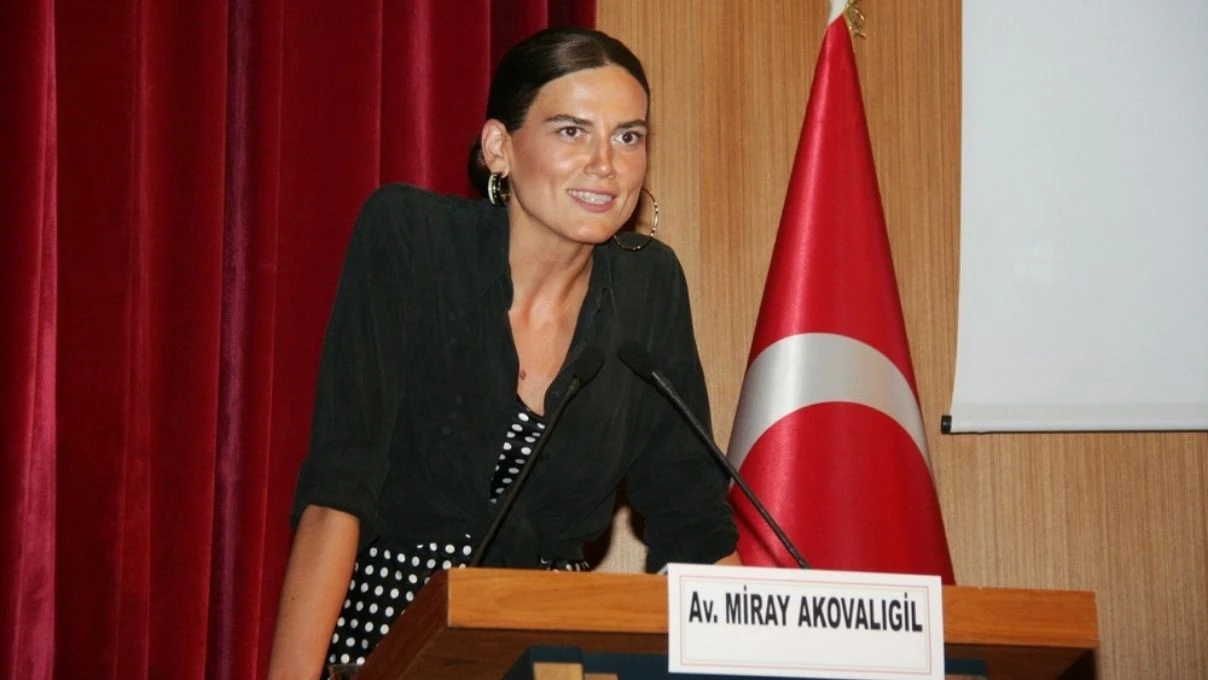 Miray Akovalıgil kimdir? Miray Akovalıgil ne iş yapar? » Mavi Kadın