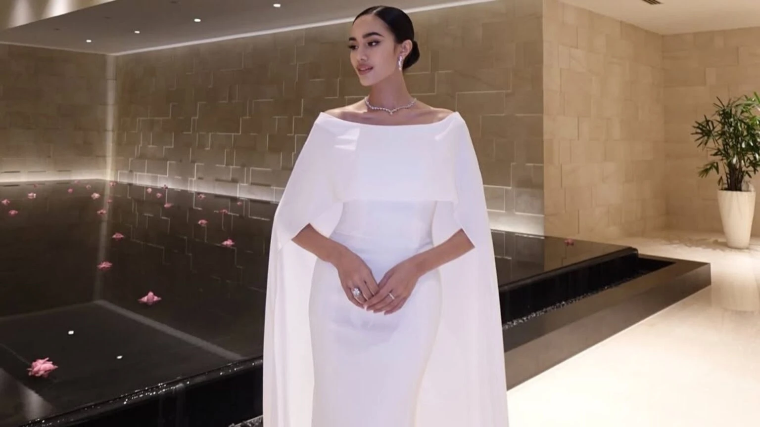 Miss World 2025 güzellik yarışmasında birinci olan Taylandlı Opal ...