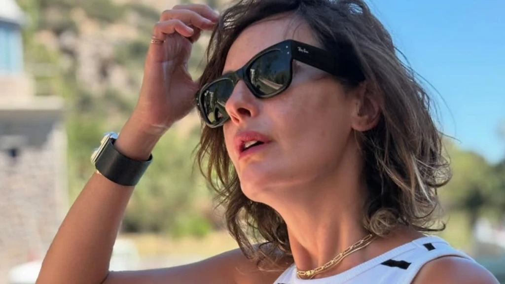 Aşk ve Gözyaşı dizisinin yıldızı Zuhal Aksel'i Senan Kara kimdir? Senan ...