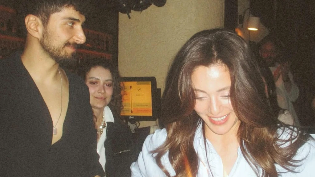 Sıla Türkoğlu ve sevgilisinden yeni poz! Sosyal medyada gündem oldu ...