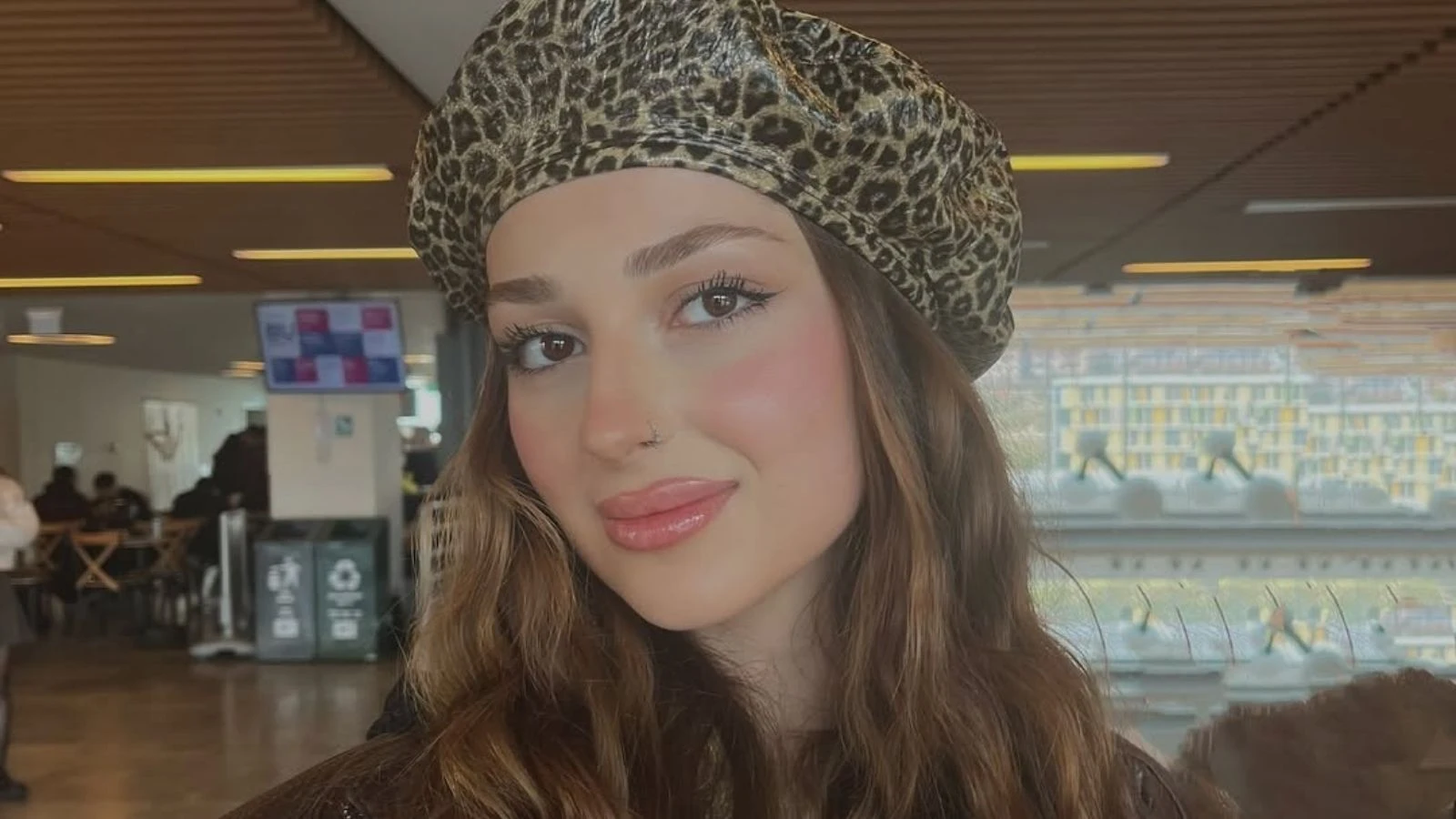 Manifest kız grubu üyelerinden Sueda Uluca kimdir? Yaşı ve kariyeri araştırılıyor » Mavi Kadın