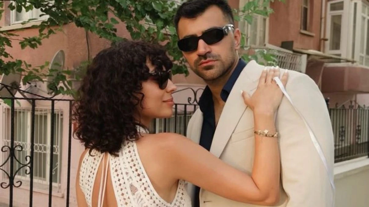 Tuğba Yılmaz ve Alperen Sazlı çifti nişanlandı! » Mavi Kadın