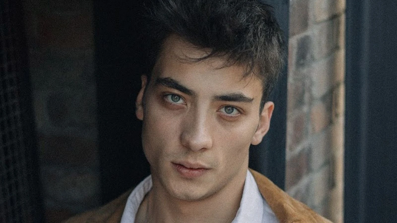 Uzak Şehir Kaya kimdir? Uzak Şehir’in Kaya’sı Atakan Özkaya kimdir ...