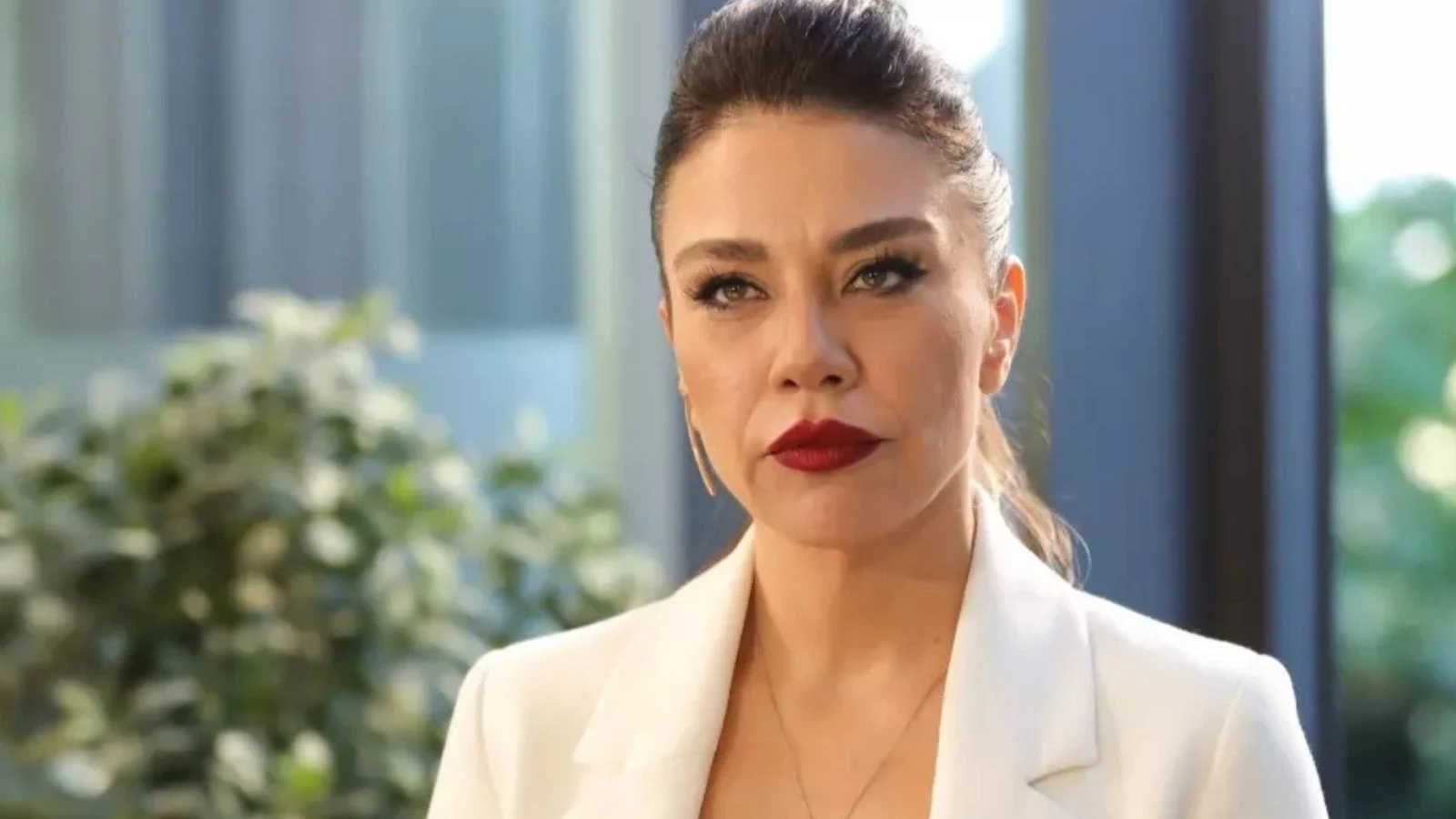 Yeni Hayat dizisi Belçim Bilgin, Yeşim Ceren Bozoğlu ve Hira ...