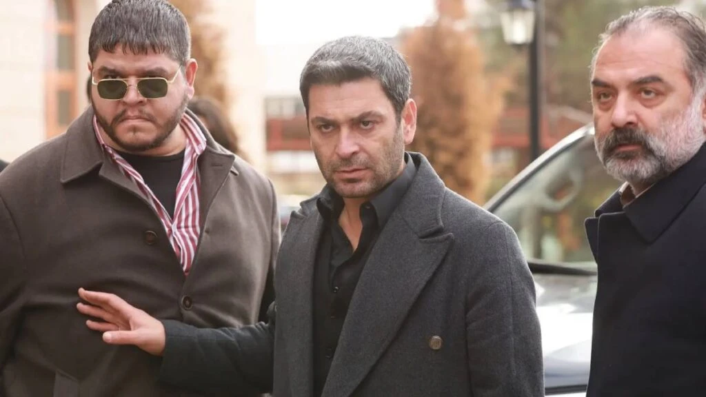 Uzak Şehir dizisi Mahmut Ağa kimdir? Mahmut Cevher’in efsane dönüşü ...