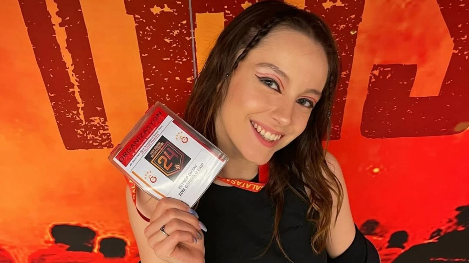 Manifest kız grubu üyelerinden Zeynep Sude Oktay kimdir? Yaşı ve ...