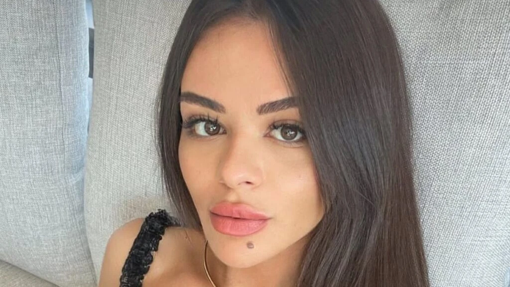 Ayşe Sena Şeref kimdir ve kaç yaşında? Ayşe Sena Şeref nereli babası ...