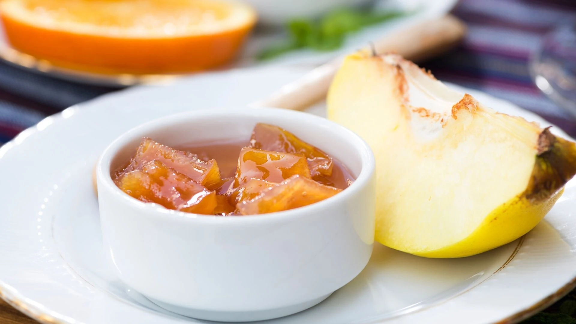 Ayva reçeli nasıl yapılır? Püf noktalarıyla kıpkırmızı reçel tarifi ...