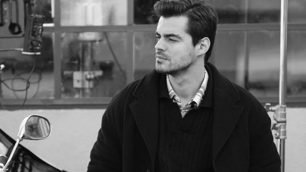 Berk Atan kimin kuzeni? Berk Atan hangi dizilerde oynadı? » Mavi Kadın