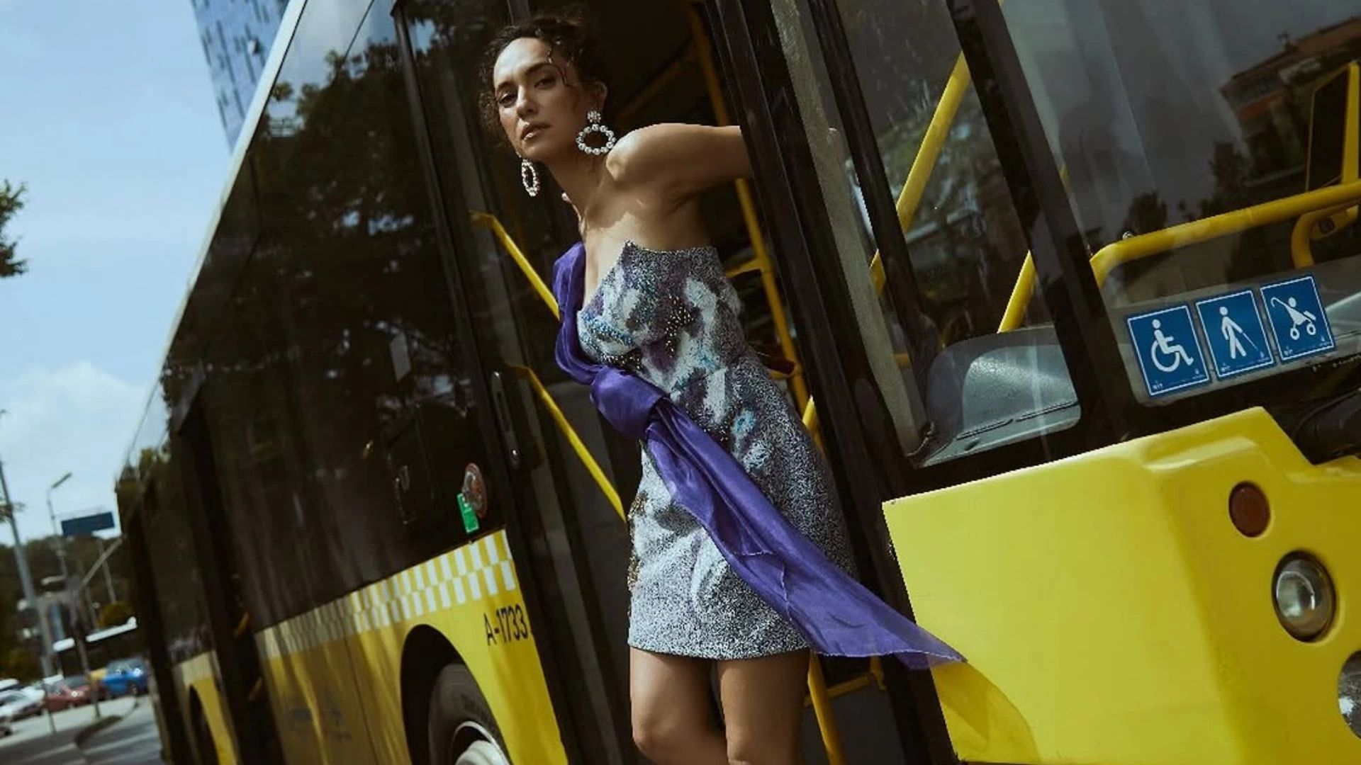 Duygu Sarışın, Mete Atatüre ile aşk iddialarına cevap verdi! » Mavi Kadın