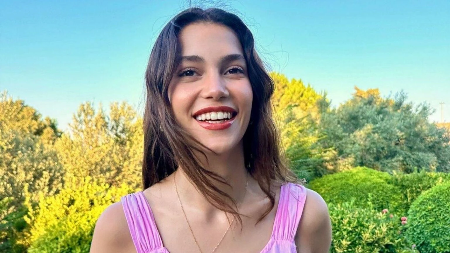 Ecem Sena Bayır Kimdir? Ecem Sena Bayır kaç yaşında, nereli? » Mavi Kadın