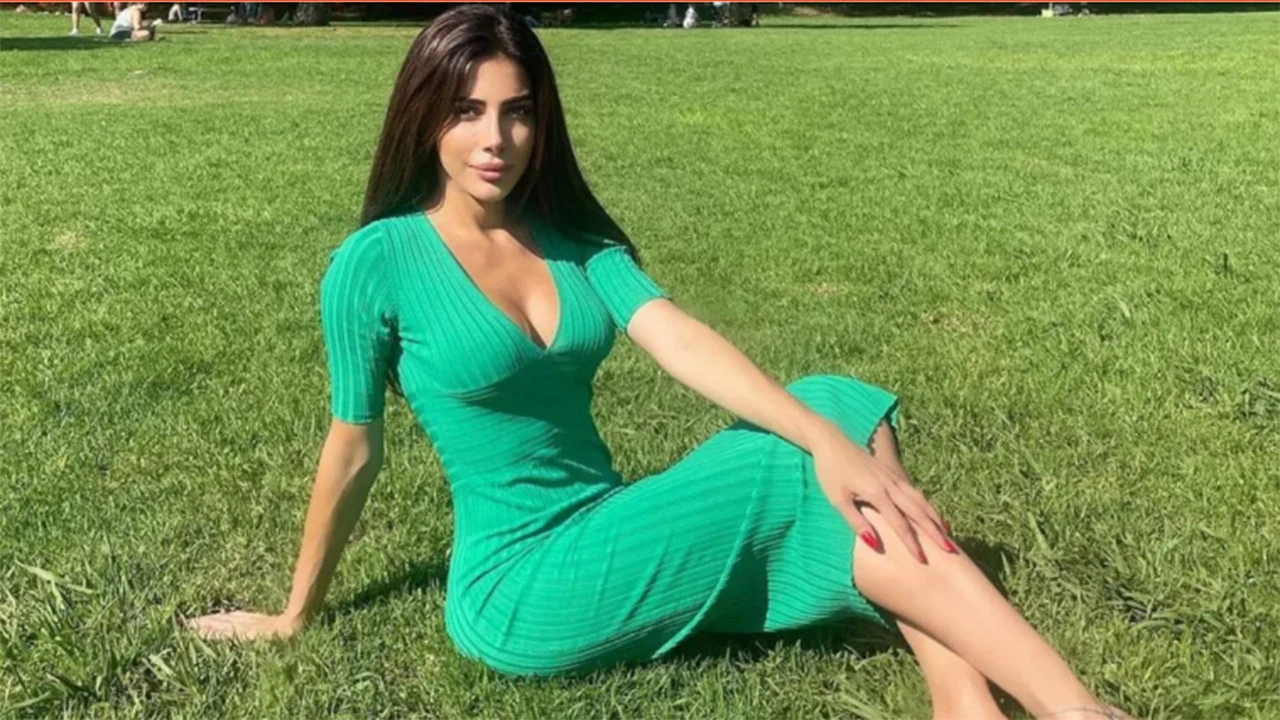 Ela Rümeysa Cebeci'nin yıllar öncesine ait görüntüsü sosyal medyaya damga vurdu! İşte estetiksiz ...