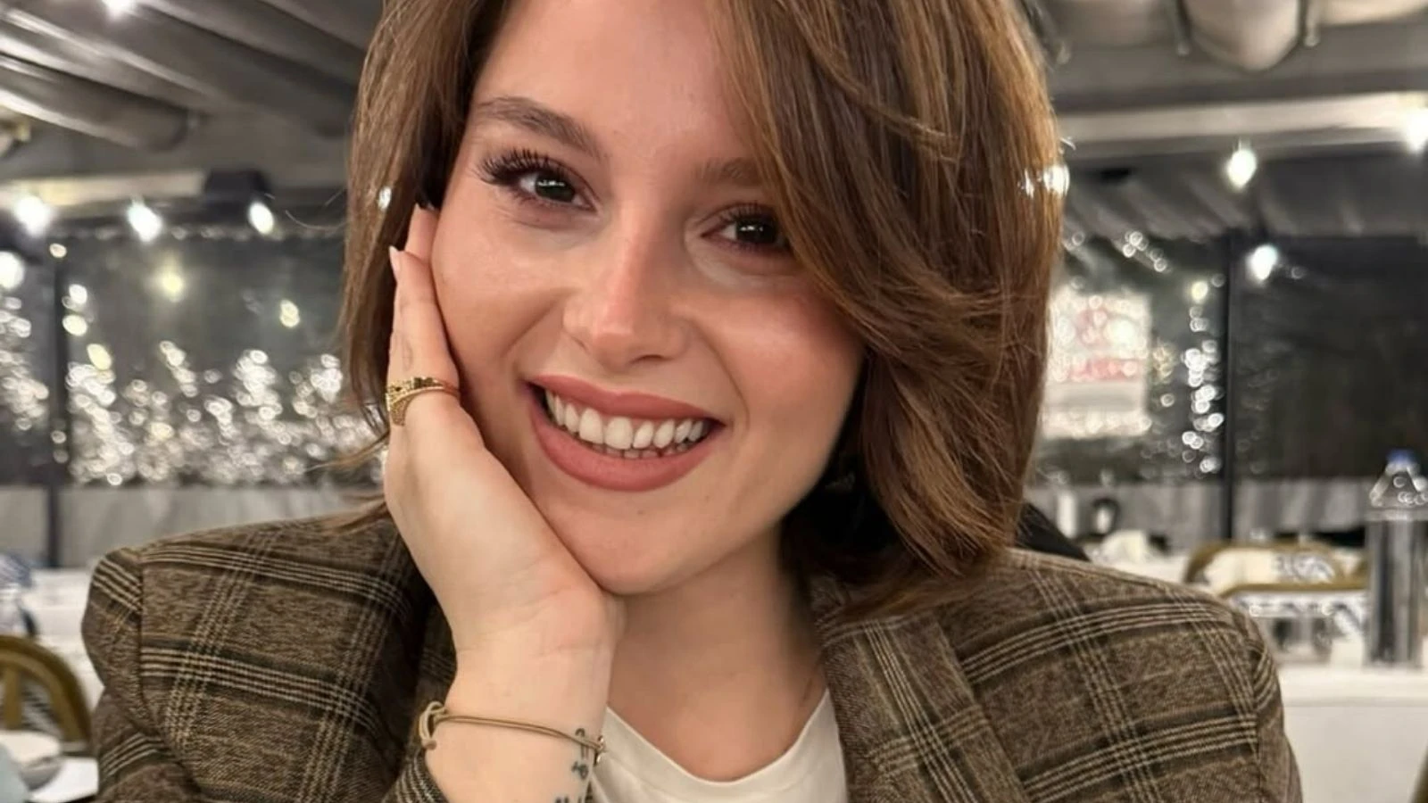 Başka Bir Gün Melike'si Elçin Afacan kimdir? Oyuncunun kariyeri ve yaşı ...