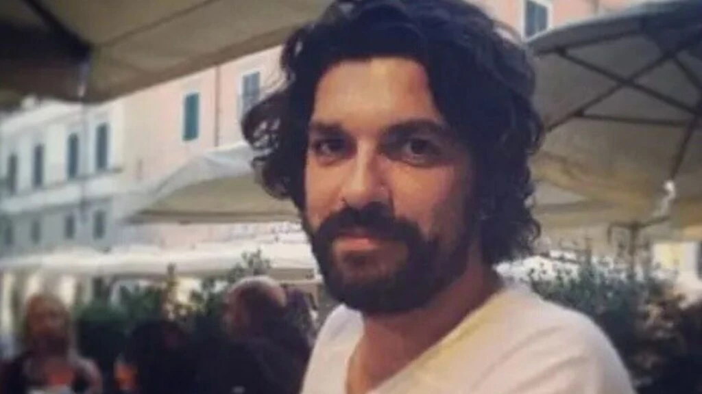 Emre İzer kimdir? Emre İzer kaç yaşında ve ne iş yapar? » Mavi Kadın