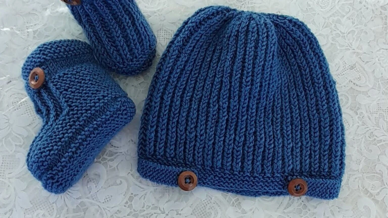 En kolay ve şık bebek örgü bere, şapka modelleri 2025 » Mavi Kadın
