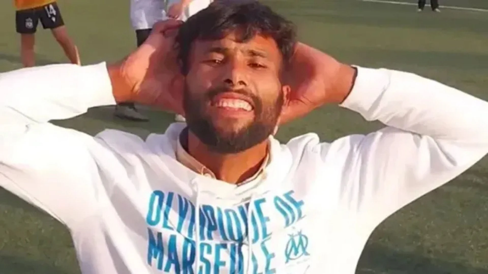 Şarkıları yanlış söylenmesiyle bilinen Kandıralı ferdi kimdir? » Mavi Kadın