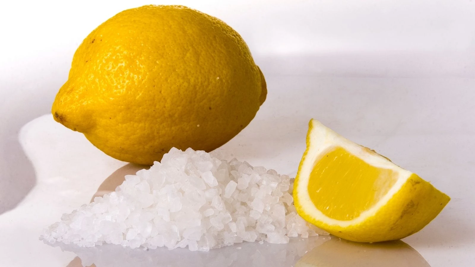 Limonun üzerine tuz dökün ve dolaba koyun! » Mavi Kadın