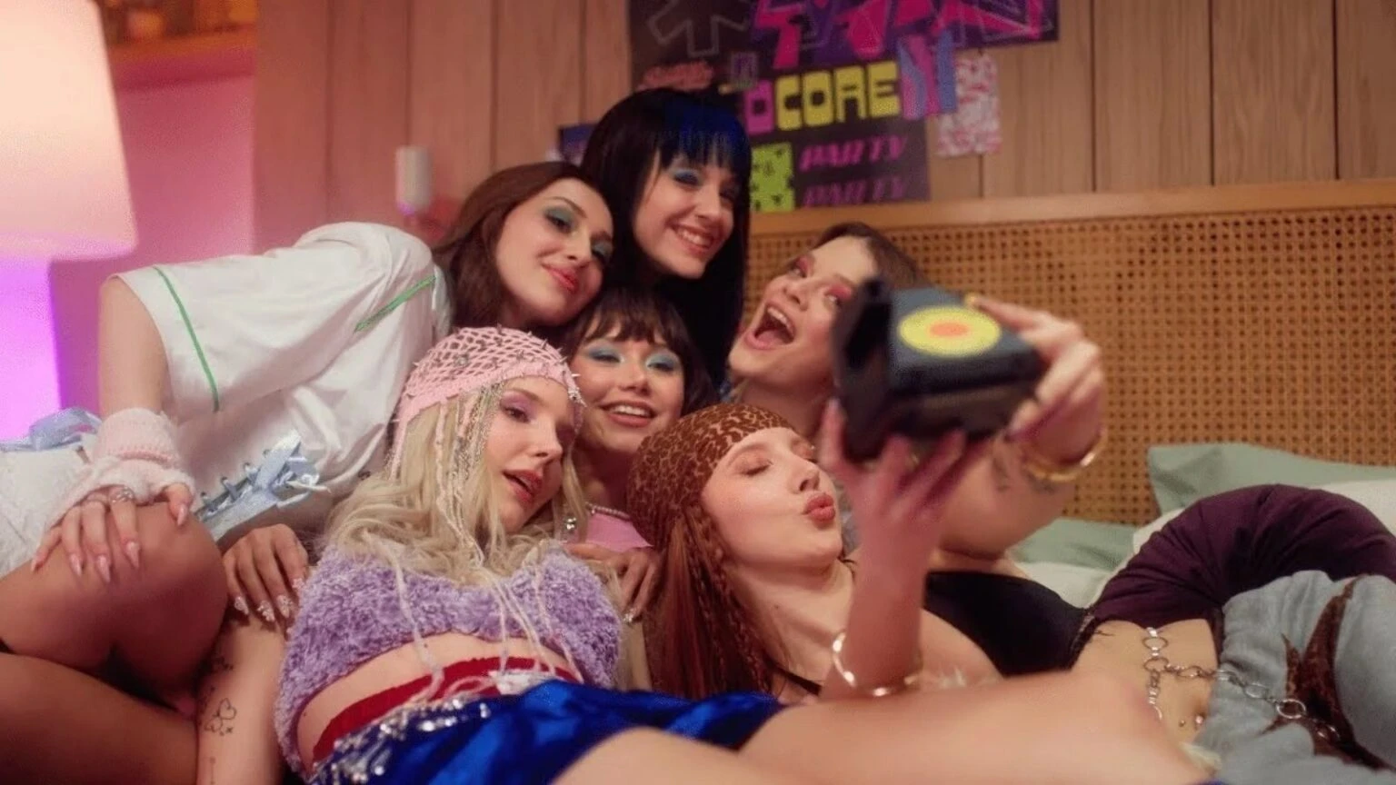 Manifest grubu üyelerinden Esin Bahat kimdir? Esin Bahat kaç yaşında ...