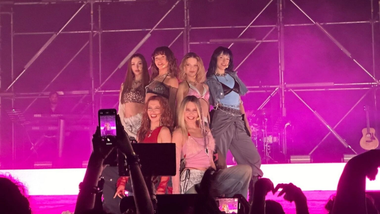 Manifest grubu ilk sahne performansına yoğun ilgi! » Mavi Kadın