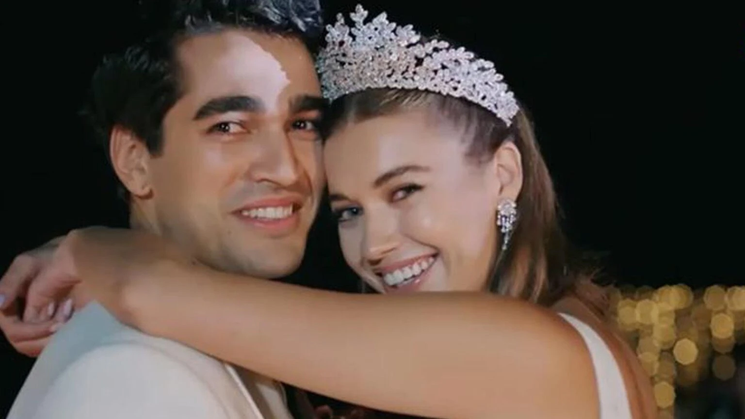 Mert Ramazan Demir ve Afra Saraçoğlu evleniyor mu? '23' dövmesinin ...