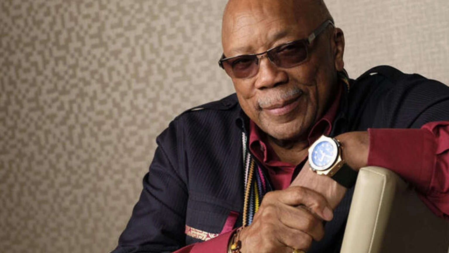 Michael Jackson ile verdiği pozla ünlenen müzik yapımcısı Quincy Jones ...