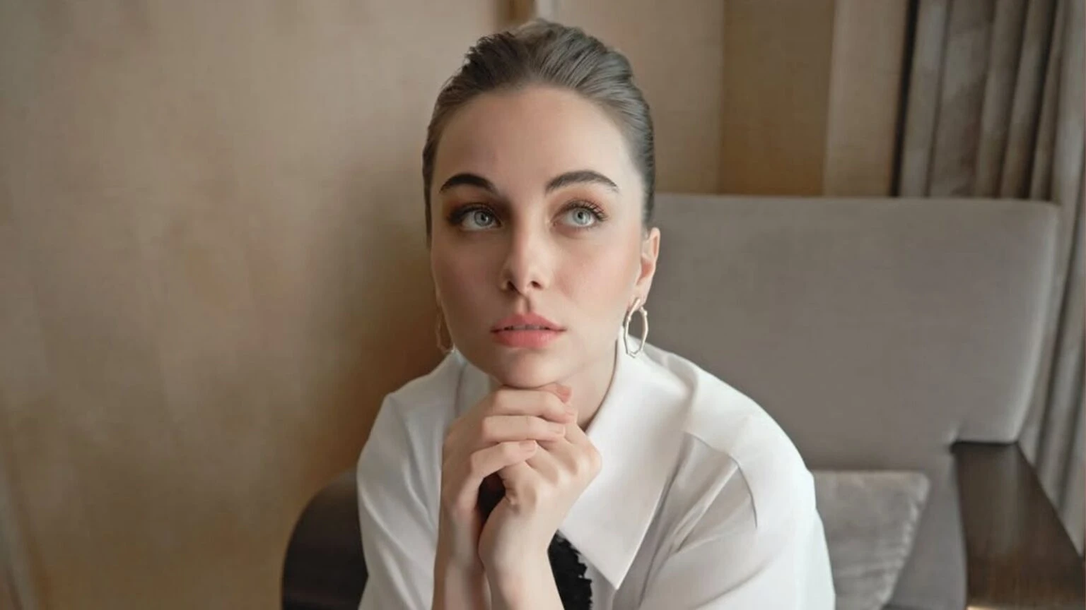 Sahipsizler dizisinin Melis’i Mina Derman kimdir? Oyuncunun yaşı ve ...