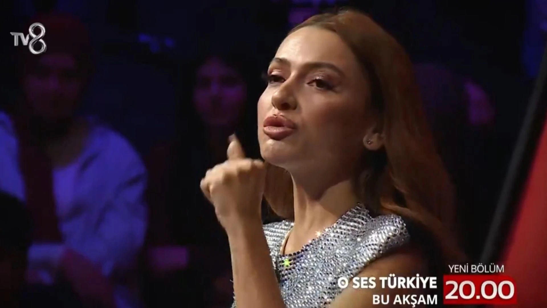 O Ses Türkiye’de Hadise’nin duygusal anları! » Mavi Kadın
